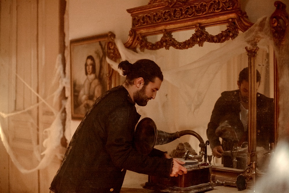 Smiley lansează piesa „Vals” – VIDEOCLIP : VIRGIN RADIO ROMANIA