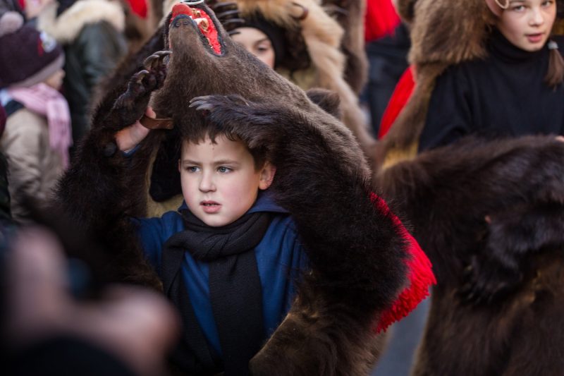 ”Dansul Urșilor”, tradiția românească pe cale să intre în Lista ...