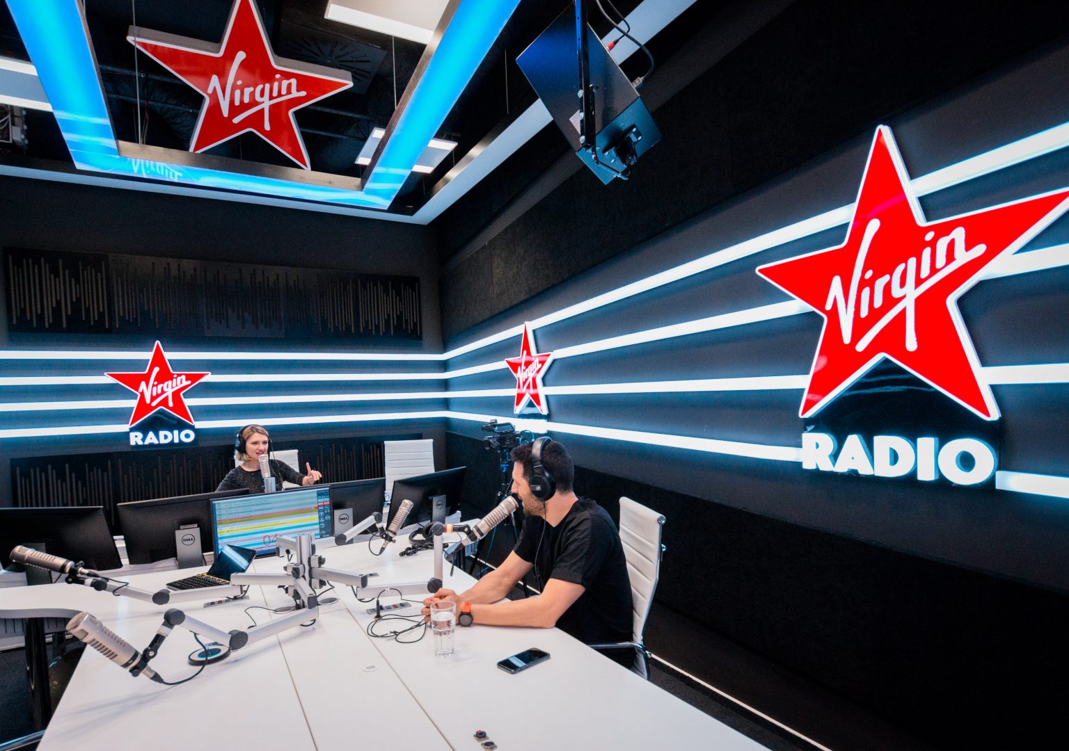 Adrian Nartea a deschis programul special de 8 martie cu Alexandra ...