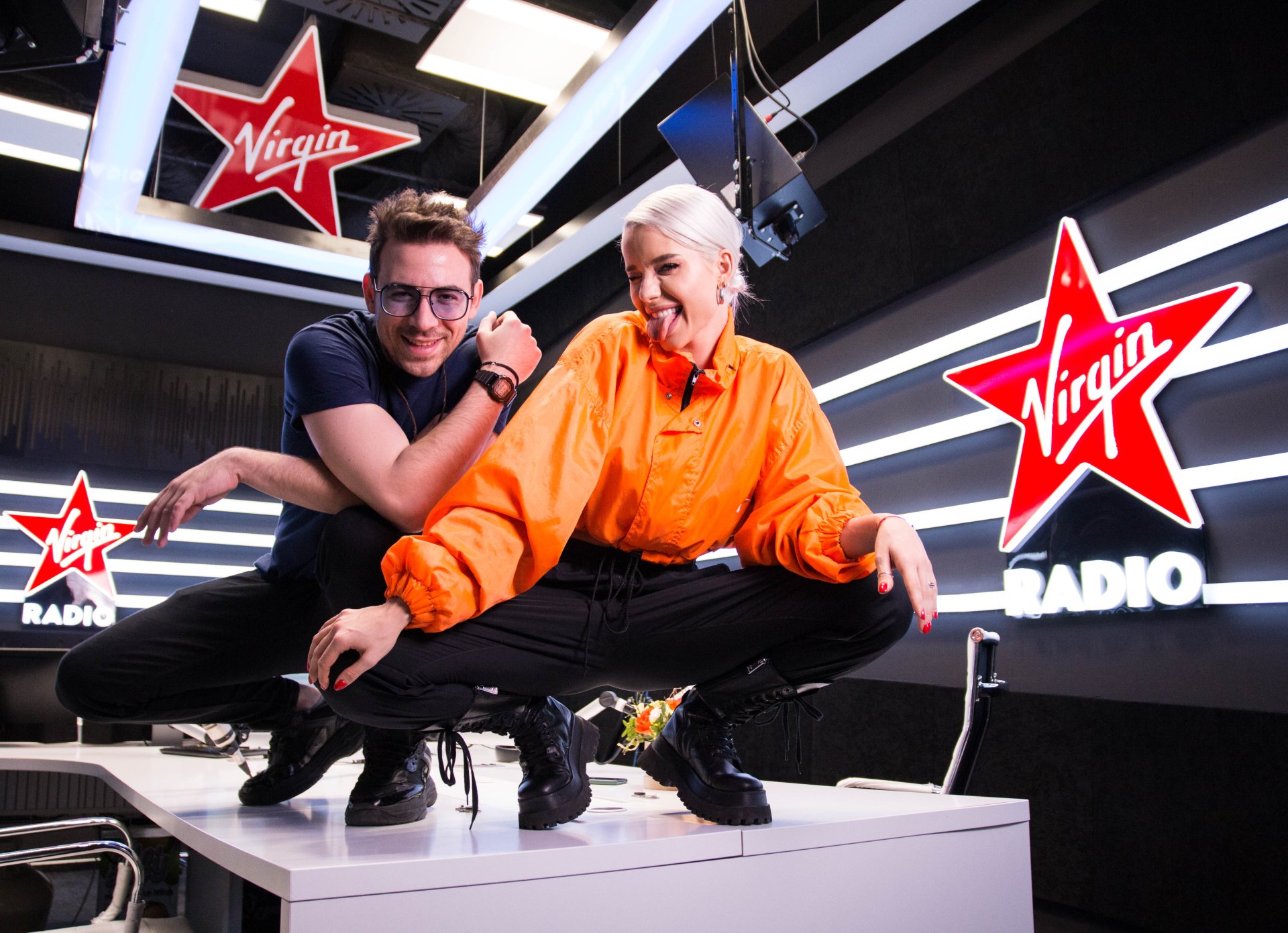 Carmen Grebenișan intră ON AIR cu Andrei Niculae – VIDEO : VIRGIN RADIO ...