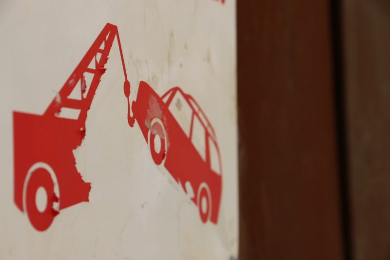 Proiect de lege: Mașinile parcate necorespunzător vor putea fi ridicate (AUDIO) : VIRGIN RADIO ...