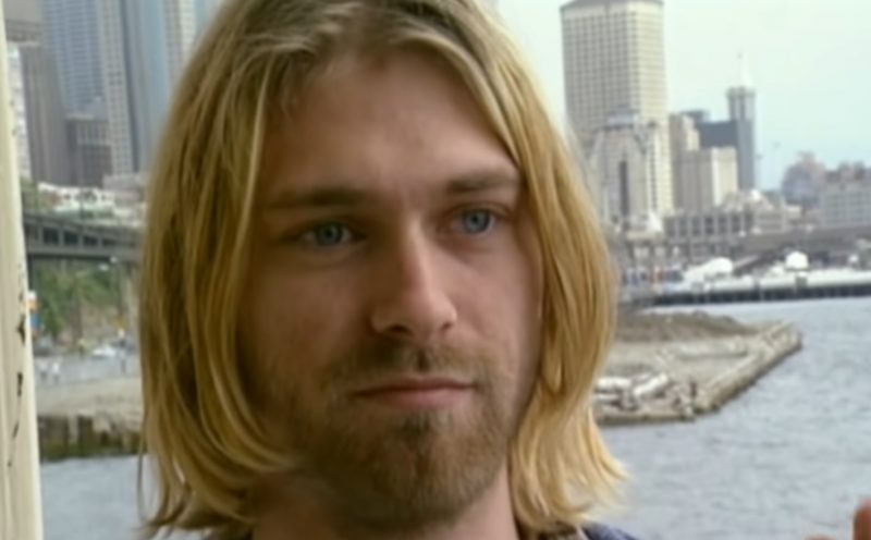 Fire din părul lui Kurt Cobain, vândute la licitație cu mii de dolari ...