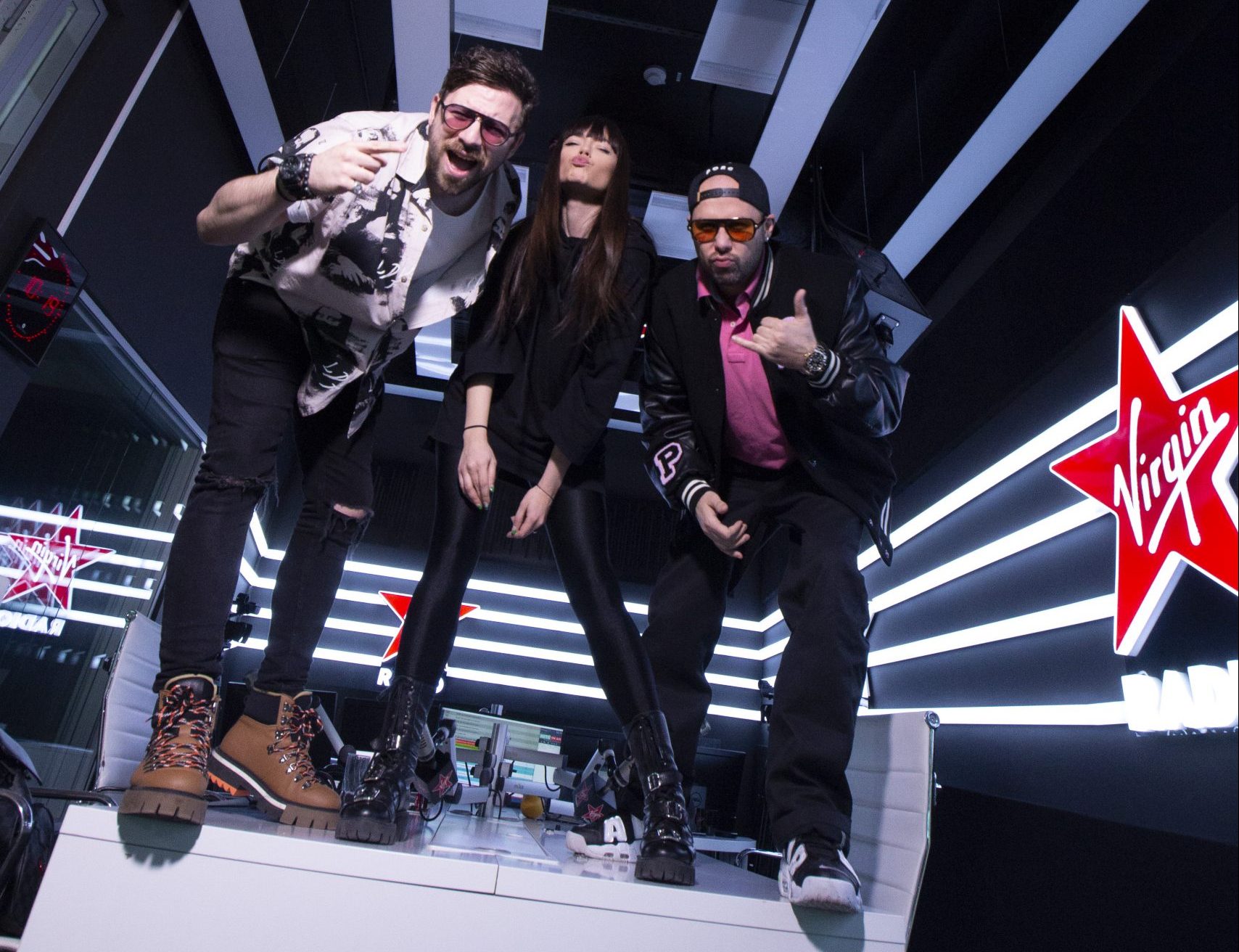 Deliric a fost astăzi ON AIR la Virgin Radio Romania Breakfast! Vezi ...