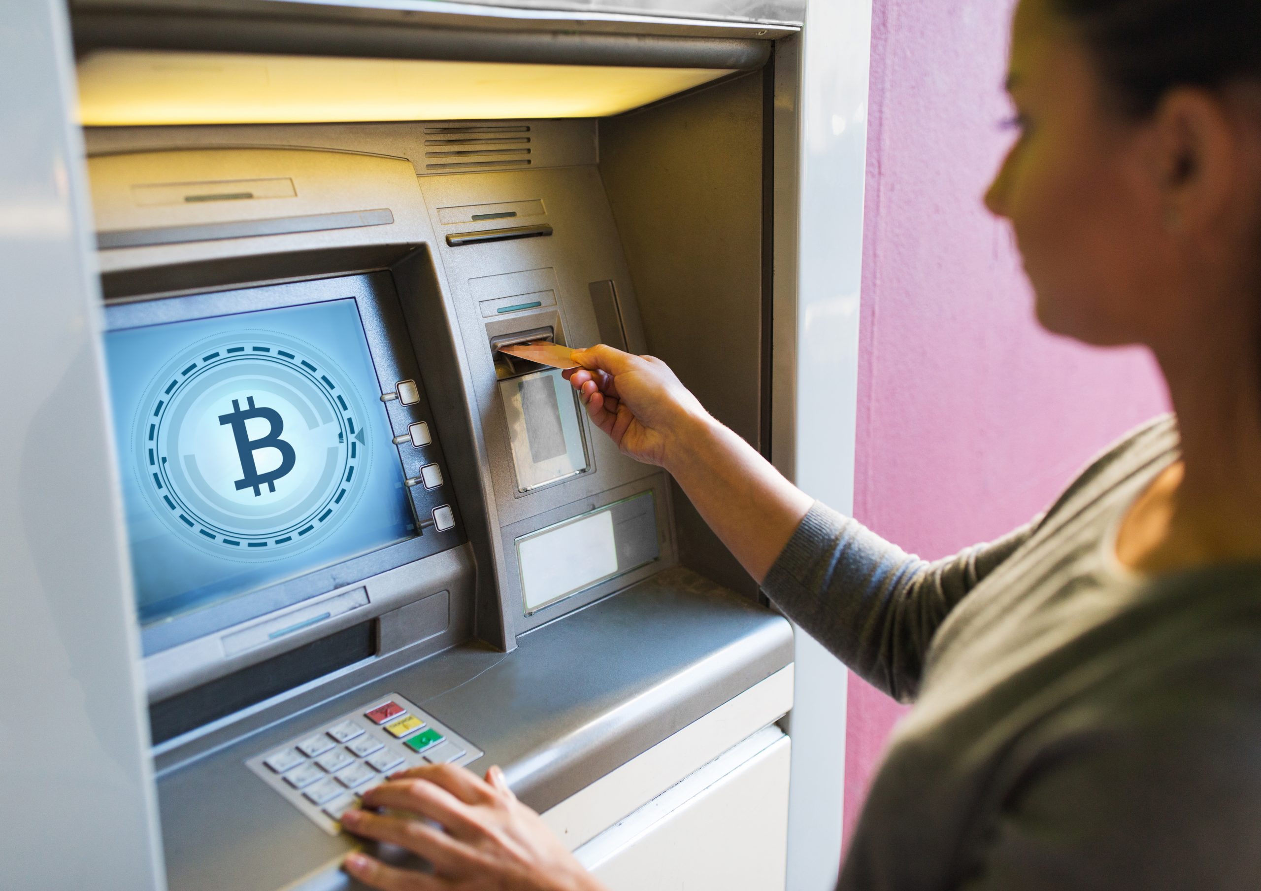 Bancomat de criptomonede, furat în văzul tuturor dintr-un mall din ...