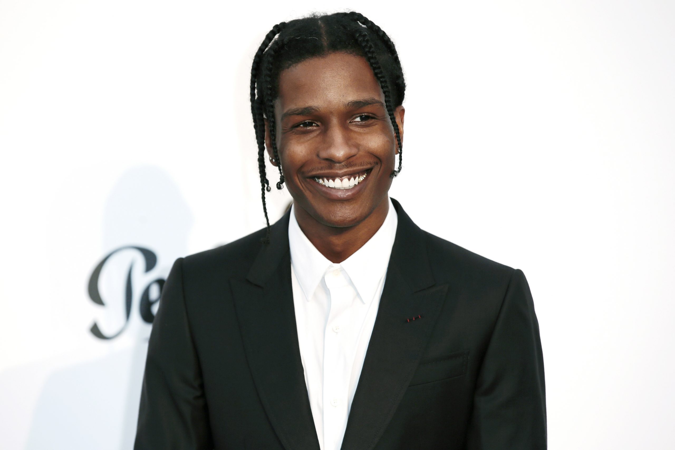 ASAP Rocky, iubitul Rihannei, a fost arestat pe aeroportul din Los ...
