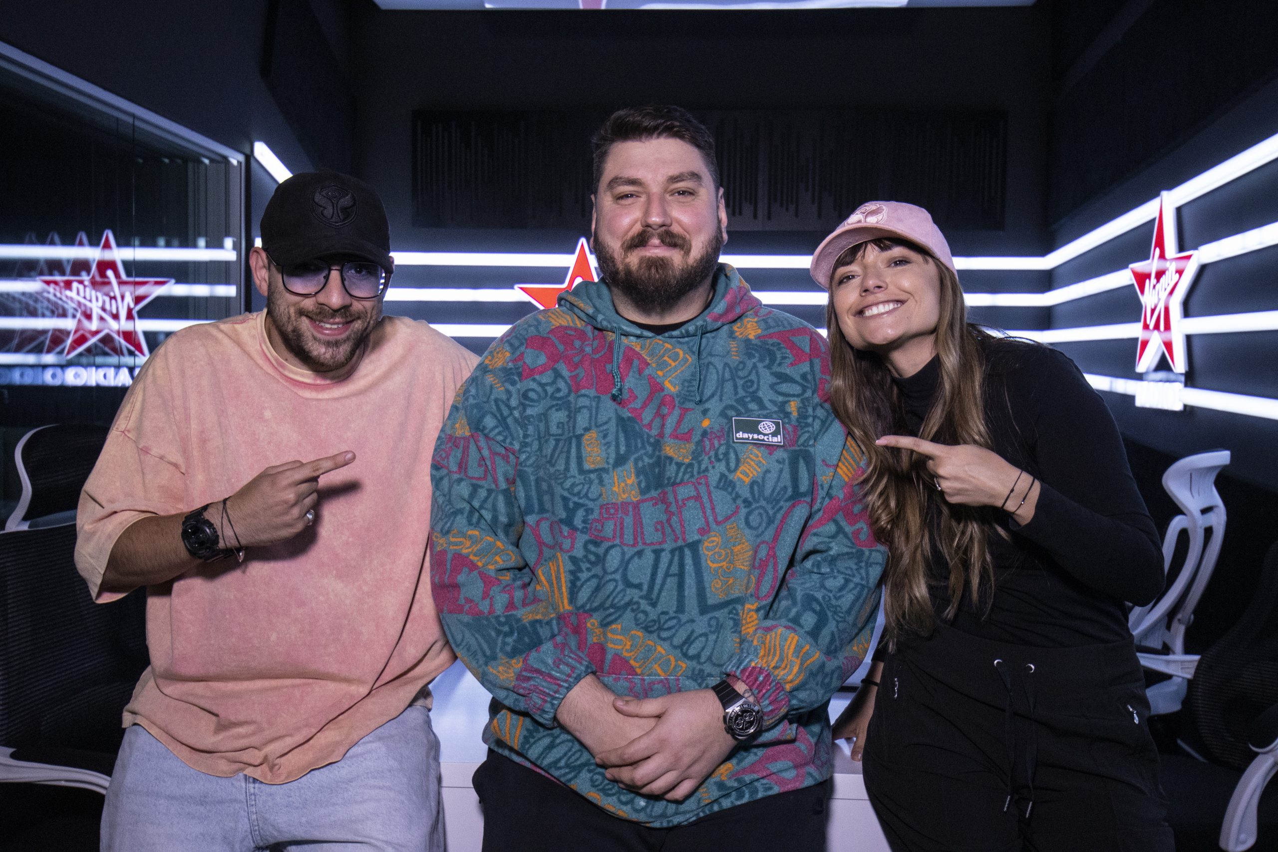 Micutzu reacționează la glumele ascultătorilor în episodul 18 din ...