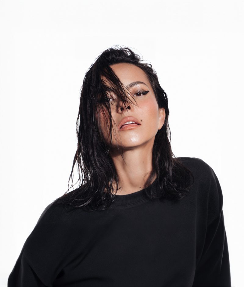 INNA lansează coverul Tamally Maak x Callin’ U, inspirat de Elyanna ...