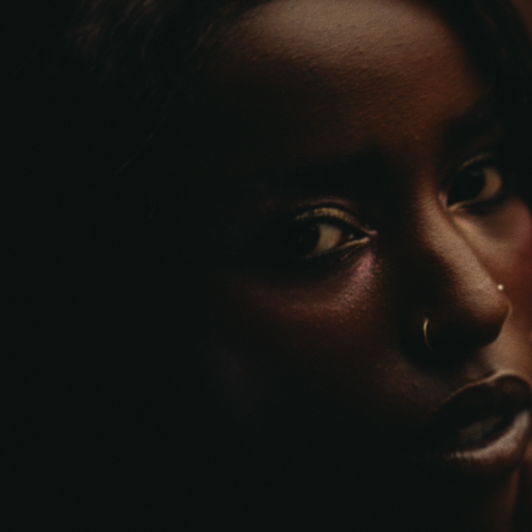 NOUA UNSPE lansează în sfârșit “HONEY” și anunță noul său album ...